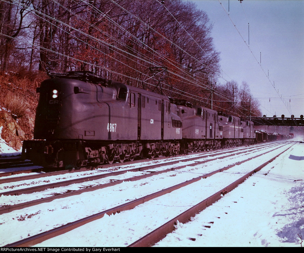 A line of Conrail GG1's